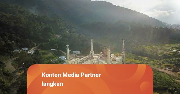 Walkot Fadly Amran Kukuhkan Pengurusan BPIC Serambi Makkah Padang Panjang | kumparan.com